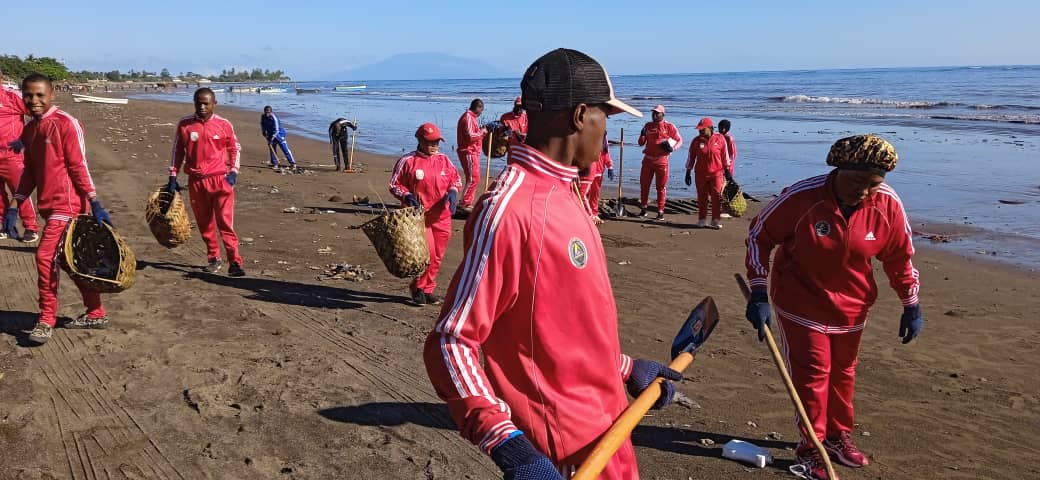La plage de Fomboni se refait une beauté
